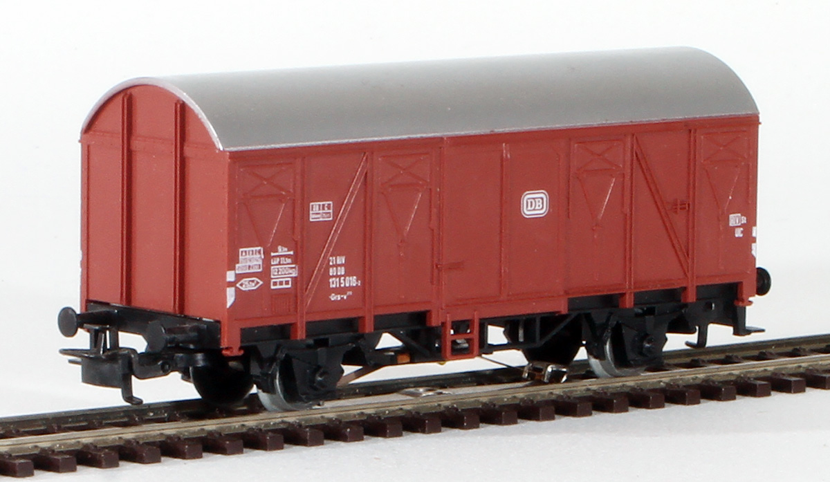 Consignment MA4411-1 - Marklin German Boxcar with Tail Light of the DB