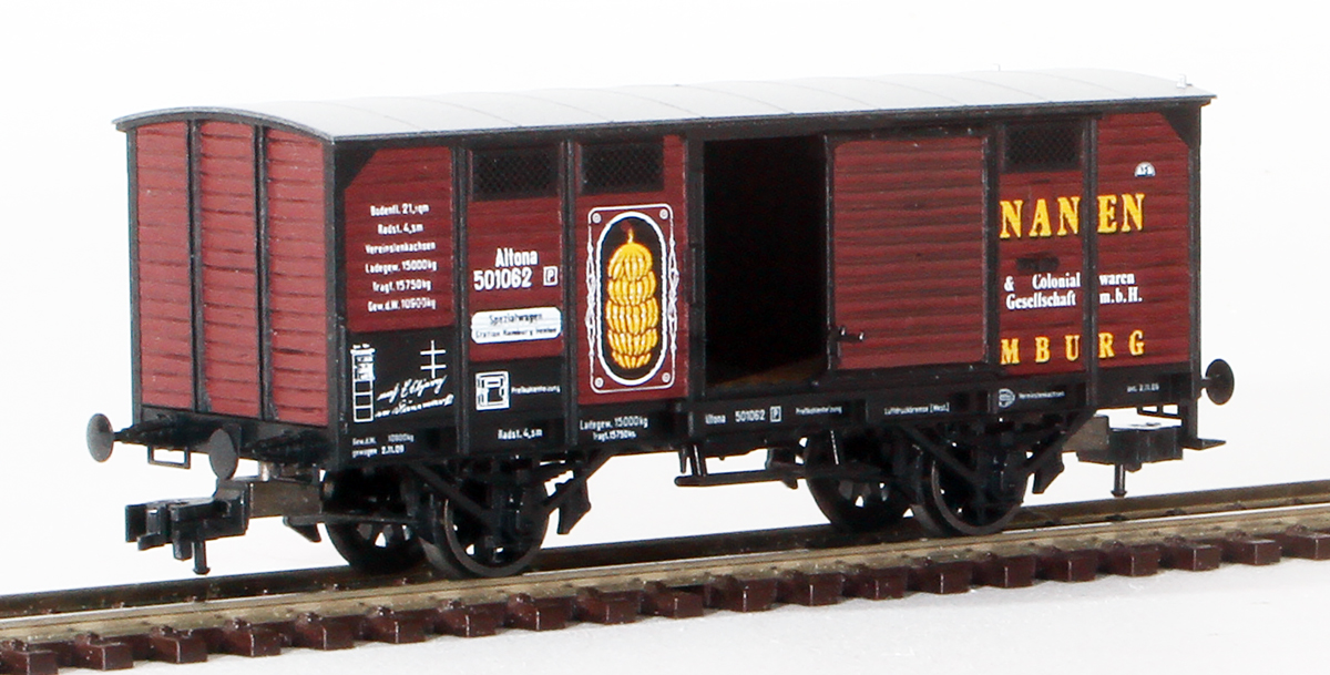 Consignment TR23537 - Trix German "Bananen Hamburg" Freight Car