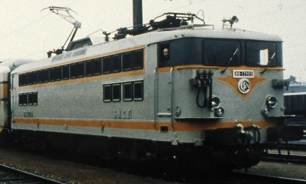 Jouef 2076 - SNCF, electric locomotive BB 17029, "Béton" Livery