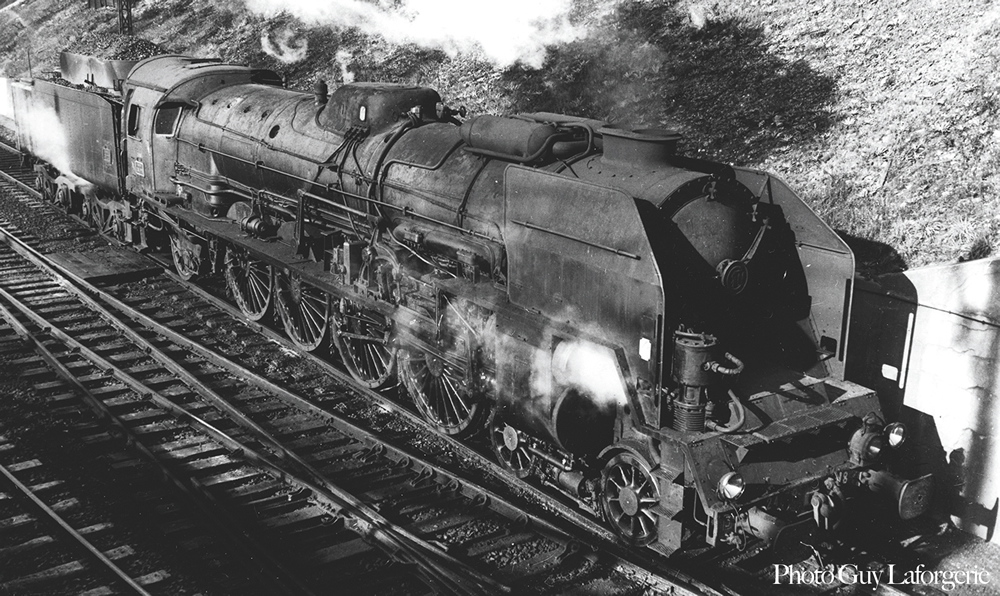 Jouef 2240 - French Steam Locomotive 241P with front foot bridge of the ...