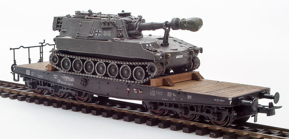REI Models 6870095 - German M109G howitzer loaded on a six axle DB flat car