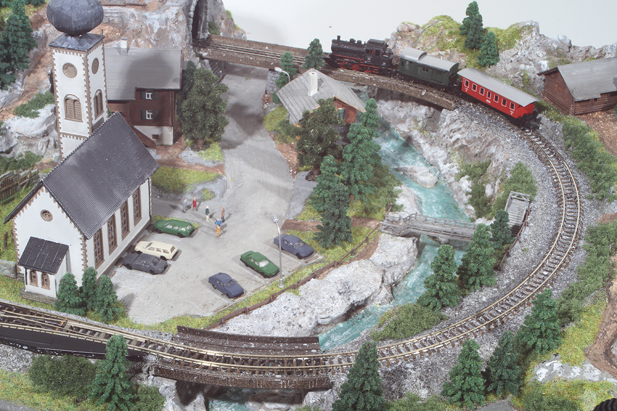 REI Models BC002 - Ramsau Custom Briefcase Layout