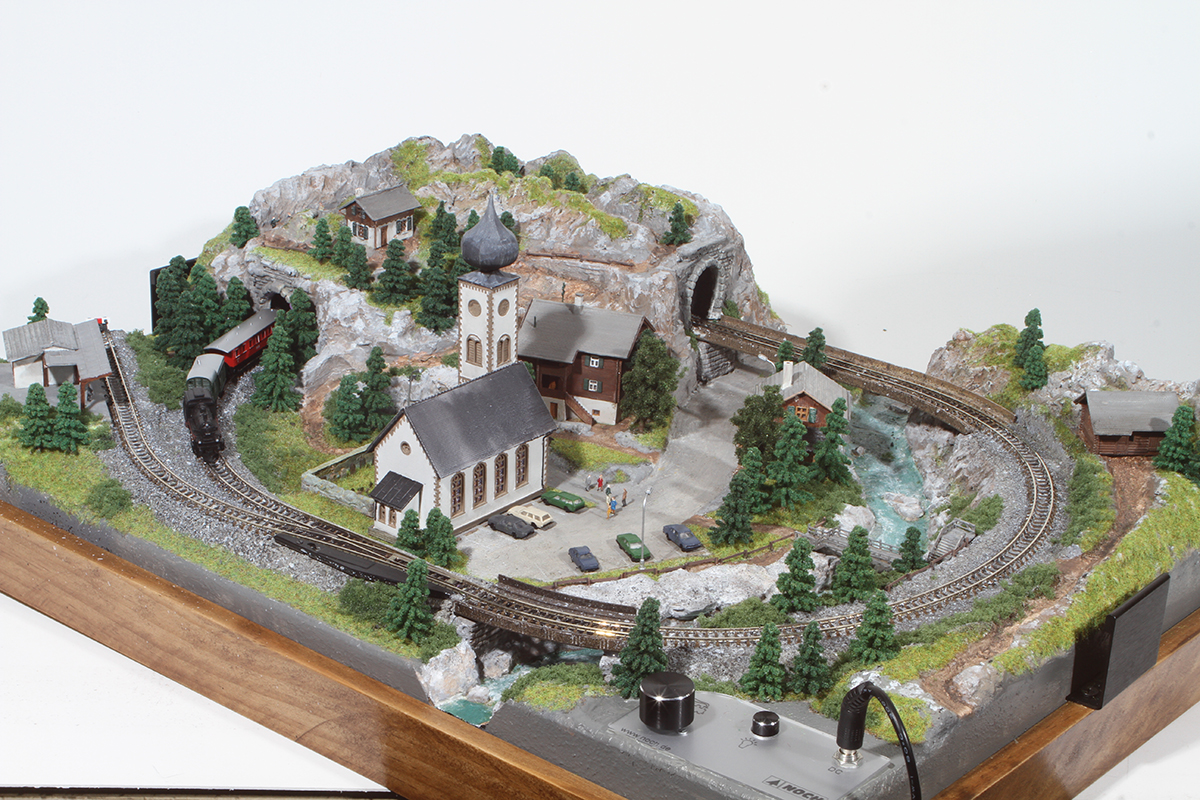 REI Models BC002 - Ramsau Custom Briefcase Layout