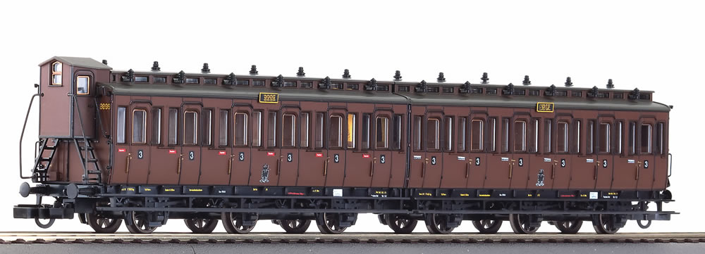 Roco 64068 - Pair of Compartment Wagons 3rd Class