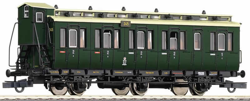 Roco 64281 - 3rd class compartement car with brakemans cab, FS